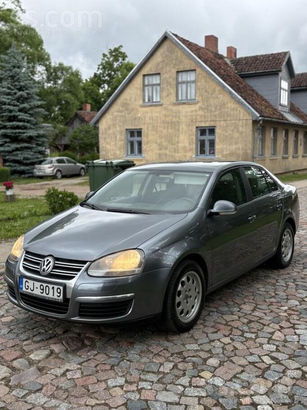 Grey Volkswagen Jetta 2007 in Kuldiga, with an engine capacity of 1.60 L and mileage of 0 thousand km for 2500 €, photo 9 on AUTOMOTO.COM.LV