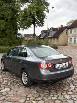 Pelēks Volkswagen Jetta 2007 Kuldīga, ar dzinēja tilpumu 1.60 L un nobraukumu 0 tūkst. km par 2500 €, foto 11 vietnē AUTOMOTO.COM.LV