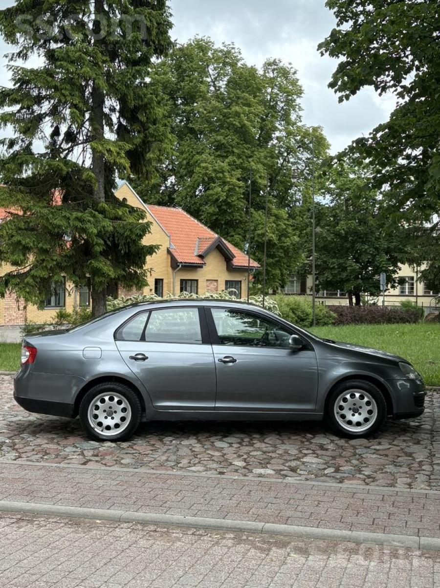 Pelēks Volkswagen Jetta 2007 Kuldīga, ar dzinēja tilpumu 1.60 L un nobraukumu 0 tūkst. km par 2500 €, foto 13 vietnē AUTOMOTO.COM.LV
