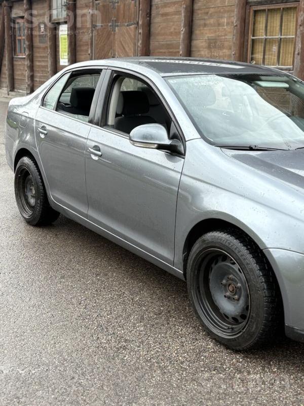 Pelēks Volkswagen Jetta 2007 Kuldīga, ar dzinēja tilpumu 1.60 L un nobraukumu 0 tūkst. km par 2300 €, foto 3 vietnē AUTOMOTO.COM.LV