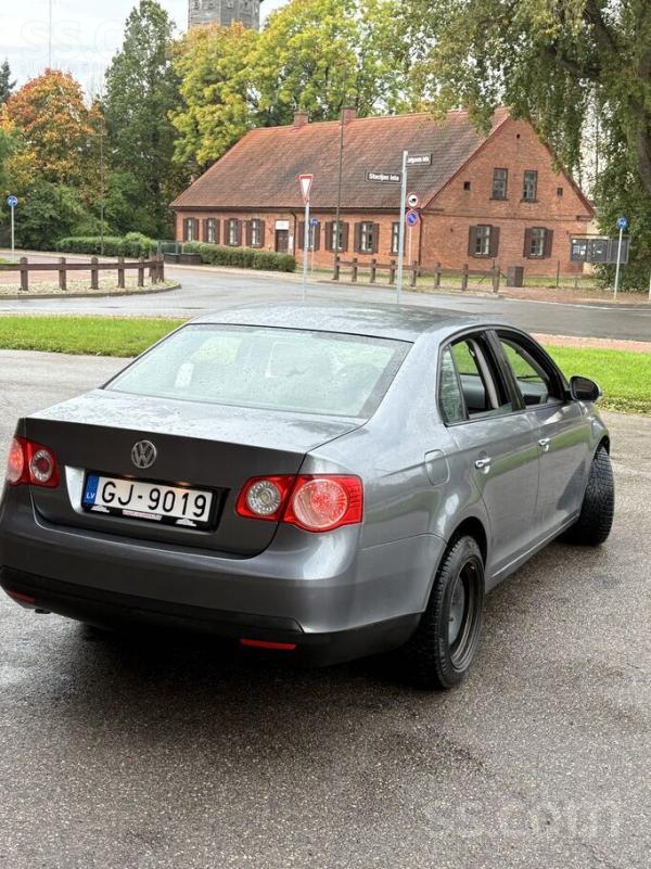 Pelēks Volkswagen Jetta 2007 Kuldīga, ar dzinēja tilpumu 1.60 L un nobraukumu 0 tūkst. km par 2300 €, foto 11 vietnē AUTOMOTO.COM.LV