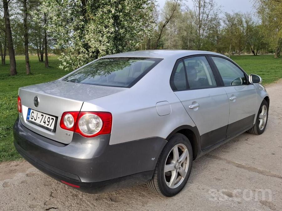 Pelēks Volkswagen Jetta 2007 Rīga, ar dzinēja tilpumu 1.90 L un nobraukumu 312 tūkst. km par 950 €, foto 3 vietnē AUTOMOTO.COM.LV