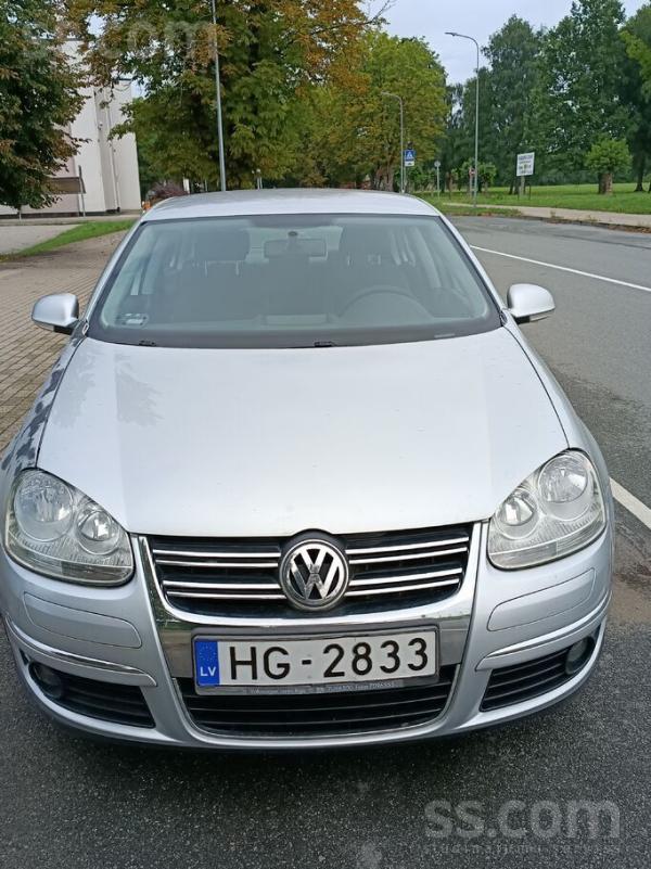 Grey Volkswagen Jetta 2007 in Jelgava, with an engine capacity of 1.60 L and mileage of 193 thousand km for 2300 €, photo 1 on AUTOMOTO.COM.LV