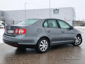 Pelēks Volkswagen Jetta 2008 Tartu, ar dzinēja tilpumu 1.90 L un nobraukumu 325 tūkst. km par 2499 €, foto 6 vietnē AUTOMOTO.COM.LV