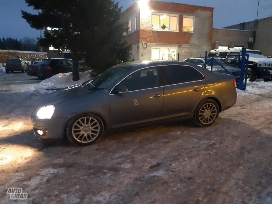Pelēks Volkswagen Jetta 2008 Kauņa, ar dzinēja tilpumu 2.00 L un nobraukumu 250 tūkst. km par 700 €, foto 1 vietnē AUTOMOTO.COM.LV