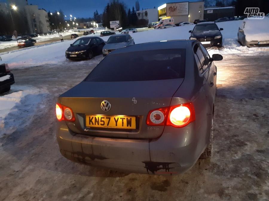 Pelēks Volkswagen Jetta 2008 Kauņa, ar dzinēja tilpumu 2.00 L un nobraukumu 250 tūkst. km par 700 €, foto 7 vietnē AUTOMOTO.COM.LV
