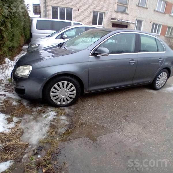 Pelēks Volkswagen Jetta 2008 Rēzekne, ar dzinēja tilpumu 1.90 L un nobraukumu 403 tūkst. km par 2300 €, foto 4 vietnē AUTOMOTO.COM.LV