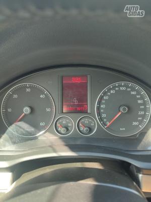 Grey Volkswagen Jetta 2008 in Kaunas, with an engine capacity of 1.90 L and mileage of 287 thousand km for 2200 €, photo  on AUTOMOTO.COM.LV