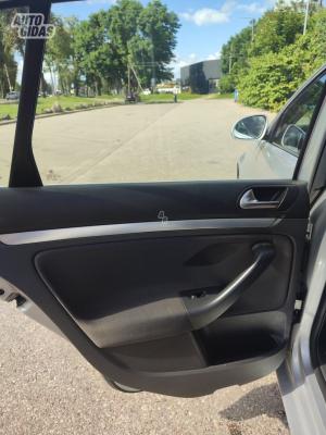 Grey Volkswagen Jetta 2008 in Kaunas, with an engine capacity of 1.90 L and mileage of 287 thousand km for 2200 €, photo 13 on AUTOMOTO.COM.LV