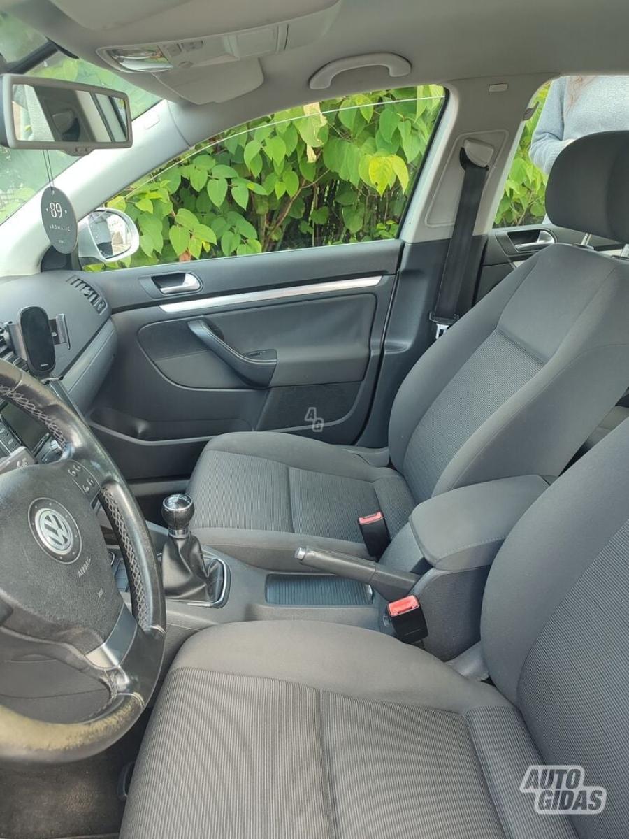 Grey Volkswagen Jetta 2008 in Kaunas, with an engine capacity of 1.90 L and mileage of 287 thousand km for 2200 €, photo 19 on AUTOMOTO.COM.LV