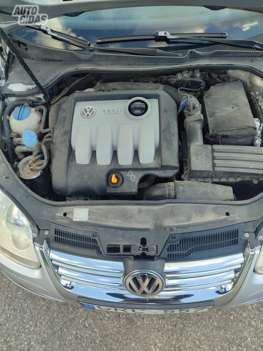 Grey Volkswagen Jetta 2008 in Kaunas, with an engine capacity of 1.90 L and mileage of 287 thousand km for 2200 €, photo 20 on AUTOMOTO.COM.LV