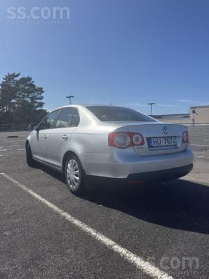 Grey Volkswagen Jetta 2008 in Riga, with an engine capacity of 1.60 L and mileage of 290 thousand km for 850 €, photo 6 on AUTOMOTO.COM.LV