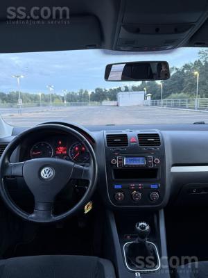 Grey Volkswagen Jetta 2008 in Riga, with an engine capacity of 1.90 L and mileage of 413 thousand km for 1900 €, photo 13 on AUTOMOTO.COM.LV