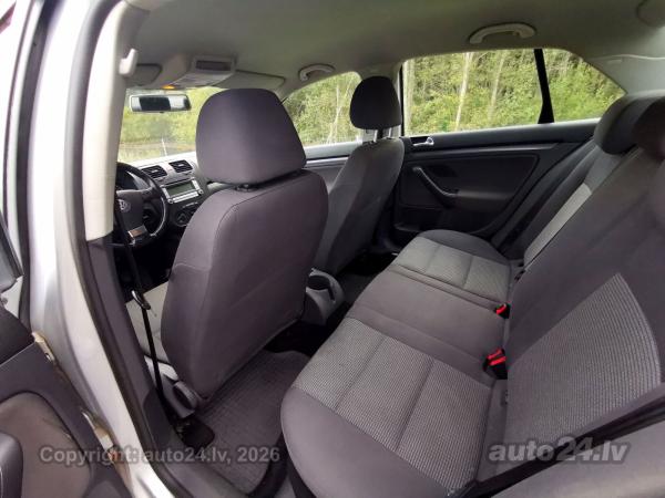 Pelēks Volkswagen Jetta 2008 Tartu, ar dzinēja tilpumu 1.90 L un nobraukumu 370 tūkst. km par 1290 €, foto 7 vietnē AUTOMOTO.COM.LV