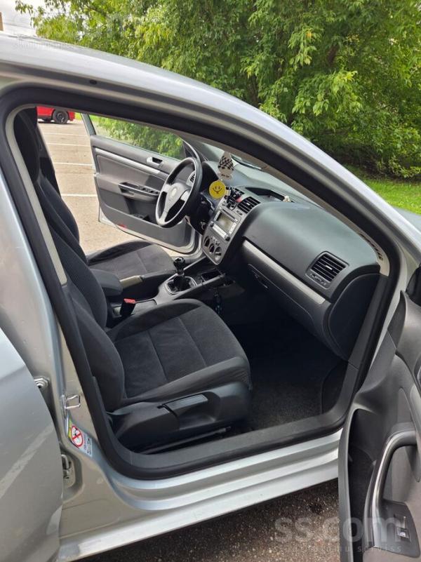 Pelēks Volkswagen Jetta 2008 Kuldīga, ar dzinēja tilpumu 1.90 L un nobraukumu 323 tūkst. km par 1800 €, foto 5 vietnē AUTOMOTO.COM.LV