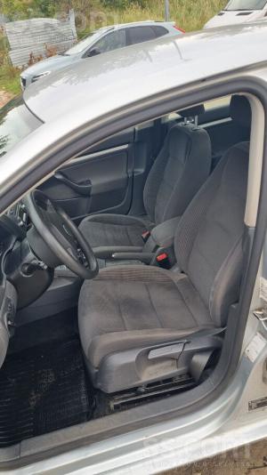 Pelēks Volkswagen Jetta 2008 Rīga, ar dzinēja tilpumu 1.40 L un nobraukumu 168 tūkst. km par 1400 €, foto 5 vietnē AUTOMOTO.COM.LV