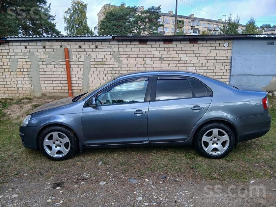 Pelēks Volkswagen Jetta 2008 Daugavpils, ar dzinēja tilpumu 1.90 L un nobraukumu 262 tūkst. km par 1800 €, foto 4 vietnē AUTOMOTO.COM.LV
