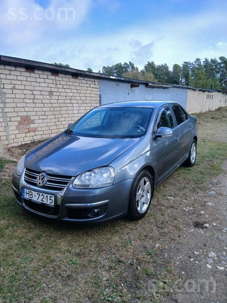 Pelēks Volkswagen Jetta 2008 Daugavpils, ar dzinēja tilpumu 1.90 L un nobraukumu 262 tūkst. km par 1800 €, foto 5 vietnē AUTOMOTO.COM.LV