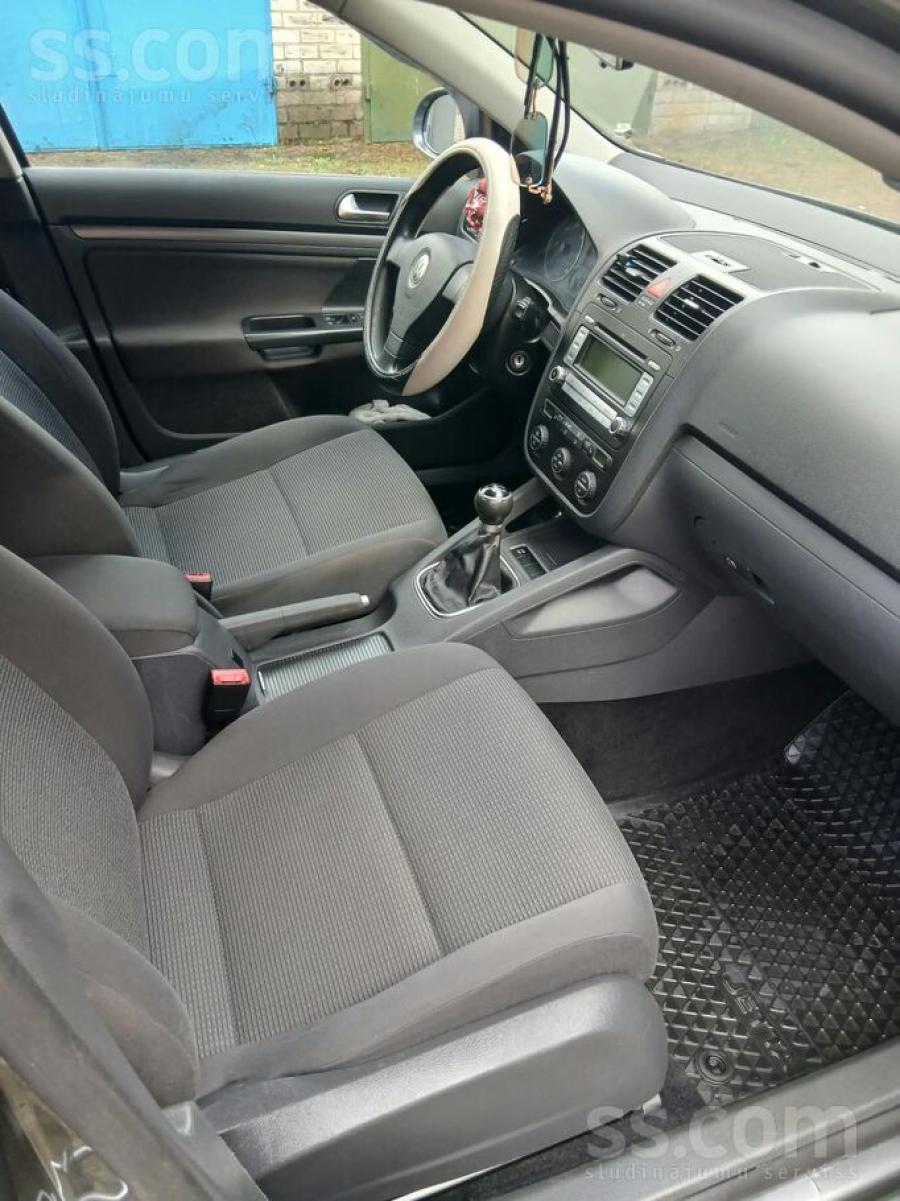 Pelēks Volkswagen Jetta 2008 Daugavpils, ar dzinēja tilpumu 1.90 L un nobraukumu 262 tūkst. km par 1800 €, foto 10 vietnē AUTOMOTO.COM.LV