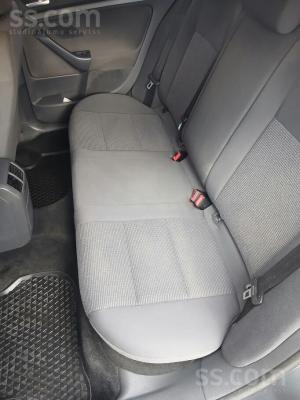 Pelēks Volkswagen Jetta 2008 Daugavpils, ar dzinēja tilpumu 1.90 L un nobraukumu 262 tūkst. km par 1800 €, foto 11 vietnē AUTOMOTO.COM.LV
