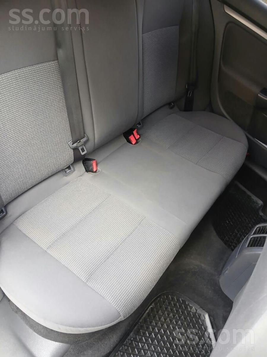 Pelēks Volkswagen Jetta 2008 Daugavpils, ar dzinēja tilpumu 1.90 L un nobraukumu 262 tūkst. km par 1800 €, foto 12 vietnē AUTOMOTO.COM.LV