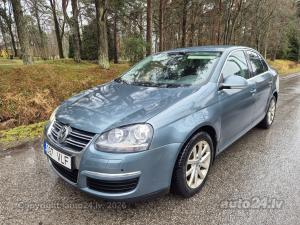Grey Volkswagen Jetta 2009 in Tallinn, with an engine capacity of 2.00 L and mileage of 235 thousand km for 1999 €, photo 4 on AUTOMOTO.COM.LV