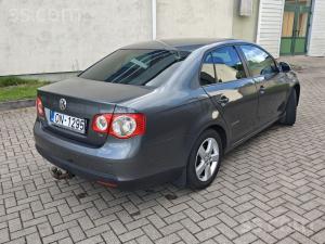 Pelēks Volkswagen Jetta 2009 Rēzekne, ar dzinēja tilpumu 1.90 L un nobraukumu 239 tūkst. km par 3490 €, foto 9 vietnē AUTOMOTO.COM.LV