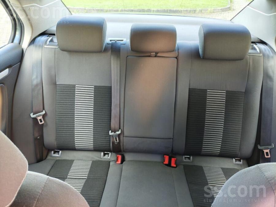 Pelēks Volkswagen Jetta 2009 Rēzekne, ar dzinēja tilpumu 1.90 L un nobraukumu 239 tūkst. km par 3490 €, foto 14 vietnē AUTOMOTO.COM.LV