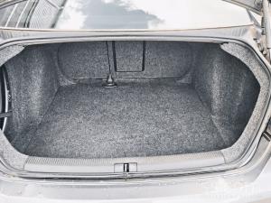 Pelēks Volkswagen Jetta 2009 Rēzekne, ar dzinēja tilpumu 1.90 L un nobraukumu 239 tūkst. km par 3490 €, foto 16 vietnē AUTOMOTO.COM.LV