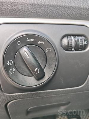 Pelēks Volkswagen Jetta 2009 Rēzekne, ar dzinēja tilpumu 1.90 L un nobraukumu 239 tūkst. km par 3490 €, foto 20 vietnē AUTOMOTO.COM.LV