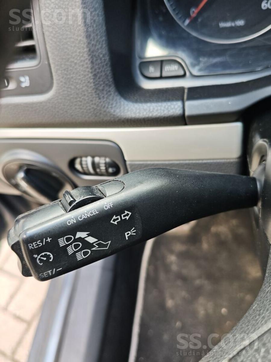 Pelēks Volkswagen Jetta 2009 Rēzekne, ar dzinēja tilpumu 1.90 L un nobraukumu 239 tūkst. km par 3490 €, foto 21 vietnē AUTOMOTO.COM.LV