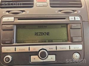 Pelēks Volkswagen Jetta 2009 Rēzekne, ar dzinēja tilpumu 1.90 L un nobraukumu 239 tūkst. km par 3490 €, foto 24 vietnē AUTOMOTO.COM.LV