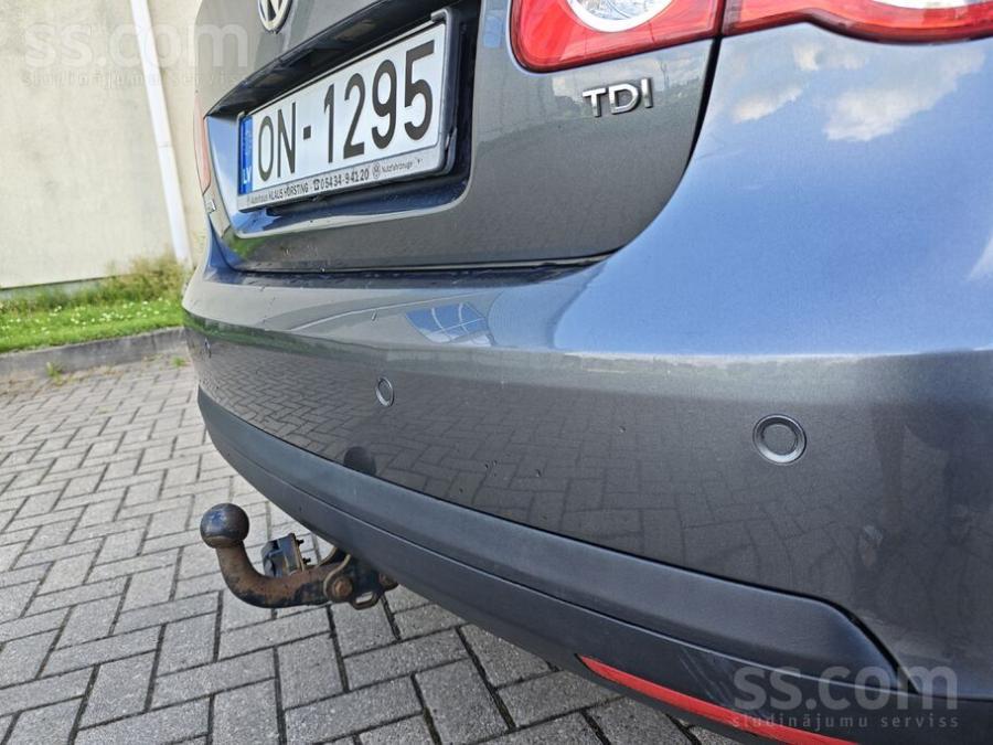 Pelēks Volkswagen Jetta 2009 Rēzekne, ar dzinēja tilpumu 1.90 L un nobraukumu 239 tūkst. km par 3490 €, foto 26 vietnē AUTOMOTO.COM.LV