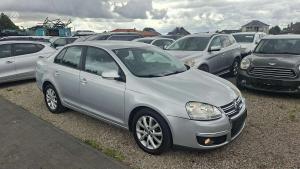 Pelēks Volkswagen Jetta 2010 Kauņa, ar dzinēja tilpumu 1.60 L un nobraukumu 225 tūkst. km par 3600 €, foto 4 vietnē AUTOMOTO.COM.LV