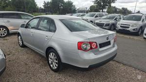 Pelēks Volkswagen Jetta 2010 Kauņa, ar dzinēja tilpumu 1.60 L un nobraukumu 225 tūkst. km par 3600 €, foto 7 vietnē AUTOMOTO.COM.LV