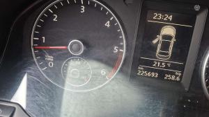 Pelēks Volkswagen Jetta 2010 Kauņa, ar dzinēja tilpumu 1.60 L un nobraukumu 225 tūkst. km par 3600 €, foto 12 vietnē AUTOMOTO.COM.LV