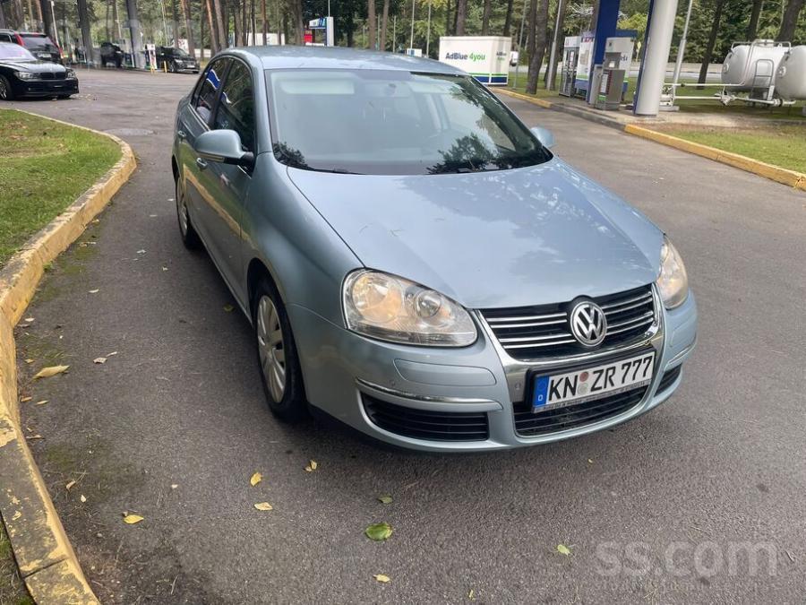 Grey Volkswagen Jetta 2010 in Riga, with an engine capacity of 1.60 L and mileage of 0 thousand km for 1999 €, photo 4 on AUTOMOTO.COM.LV