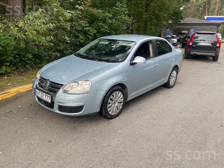 Grey Volkswagen Jetta 2010 in Riga, with an engine capacity of 1.60 L and mileage of 0 thousand km for 1999 €, photo 6 on AUTOMOTO.COM.LV
