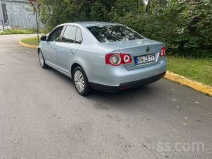 Grey Volkswagen Jetta 2010 in Riga, with an engine capacity of 1.60 L and mileage of 0 thousand km for 1999 €, photo 8 on AUTOMOTO.COM.LV