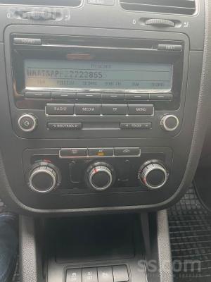 Grey Volkswagen Jetta 2010 in Riga, with an engine capacity of 1.60 L and mileage of 0 thousand km for 1999 €, photo 10 on AUTOMOTO.COM.LV