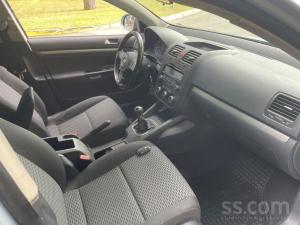Grey Volkswagen Jetta 2010 in Riga, with an engine capacity of 1.60 L and mileage of 0 thousand km for 1999 €, photo 11 on AUTOMOTO.COM.LV