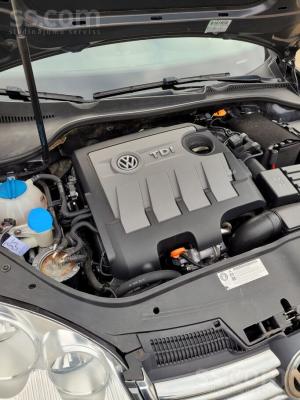 Pelēks Volkswagen Jetta 2010 Liepāja, ar dzinēja tilpumu 1.60 L un nobraukumu 254 tūkst. km par 3450 €, foto 4 vietnē AUTOMOTO.COM.LV