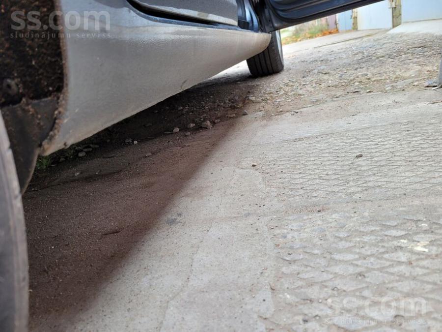 Pelēks Volkswagen Jetta 2010 Liepāja, ar dzinēja tilpumu 1.60 L un nobraukumu 254 tūkst. km par 3450 €, foto 8 vietnē AUTOMOTO.COM.LV