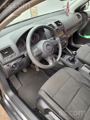 Pelēks Volkswagen Jetta 2010 Liepāja, ar dzinēja tilpumu 1.60 L un nobraukumu 254 tūkst. km par 3450 €, foto 9 vietnē AUTOMOTO.COM.LV