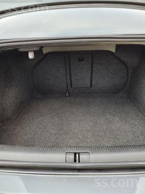 Pelēks Volkswagen Jetta 2010 Liepāja, ar dzinēja tilpumu 1.60 L un nobraukumu 254 tūkst. km par 3450 €, foto 13 vietnē AUTOMOTO.COM.LV