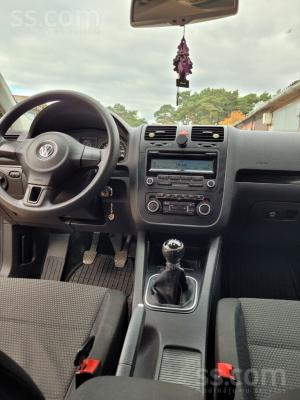 Pelēks Volkswagen Jetta 2010 Liepāja, ar dzinēja tilpumu 1.60 L un nobraukumu 254 tūkst. km par 3450 €, foto 15 vietnē AUTOMOTO.COM.LV