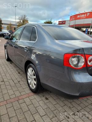 Pelēks Volkswagen Jetta 2010 Liepāja, ar dzinēja tilpumu 1.60 L un nobraukumu 254 tūkst. km par 3450 €, foto 16 vietnē AUTOMOTO.COM.LV
