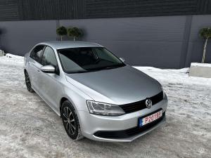 Pelēks Volkswagen Jetta 2011 Šauļi, ar dzinēja tilpumu 1.60 L un nobraukumu 314 tūkst. km par 3990 €, foto 2 vietnē AUTOMOTO.COM.LV