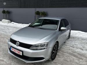 Pelēks Volkswagen Jetta 2011 Šauļi, ar dzinēja tilpumu 1.60 L un nobraukumu 314 tūkst. km par 3990 €, foto 9 vietnē AUTOMOTO.COM.LV