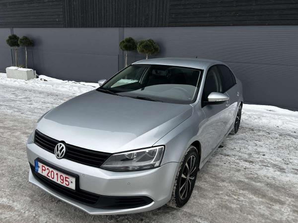 Pelēks Volkswagen Jetta 2011 Šauļi, ar dzinēja tilpumu 1.60 L un nobraukumu 314 tūkst. km par 3990 €, foto 9 vietnē AUTOMOTO.COM.LV